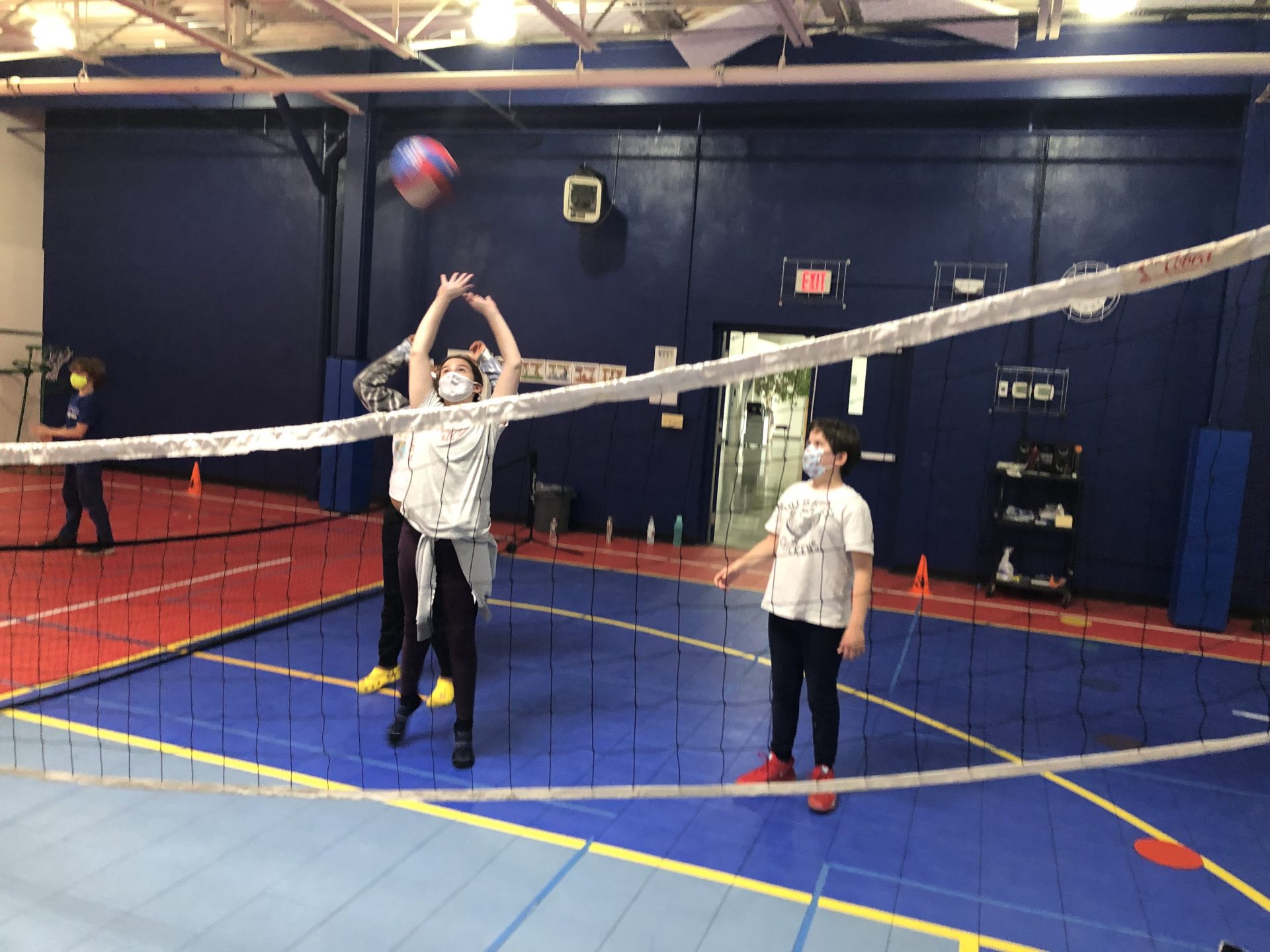 Fraser Woods Montessori School | Elementary Volleyball