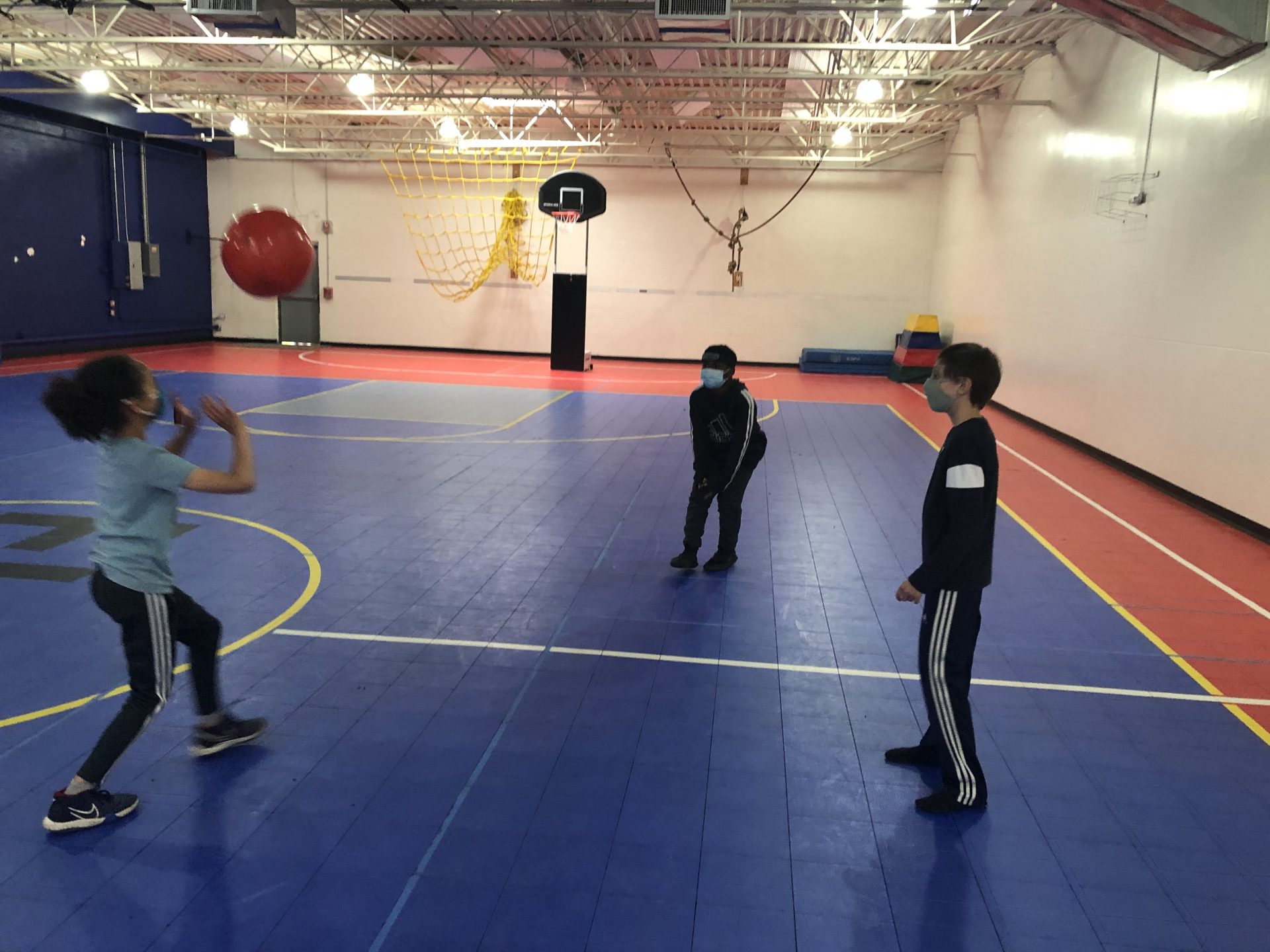 Fraser Woods Montessori School | Elementary Volleyball